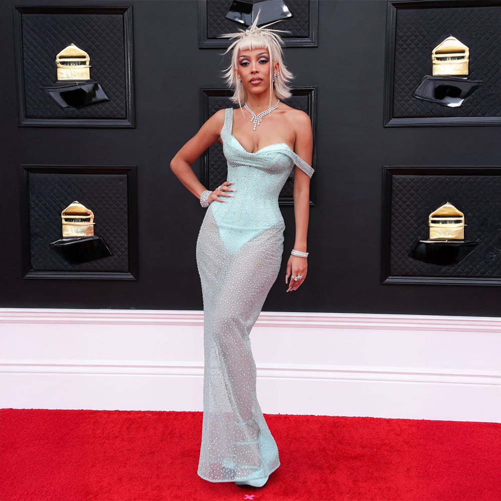 Flamboyant Gamine Kibbe Body Type - Complete Style Guide & Celebrities